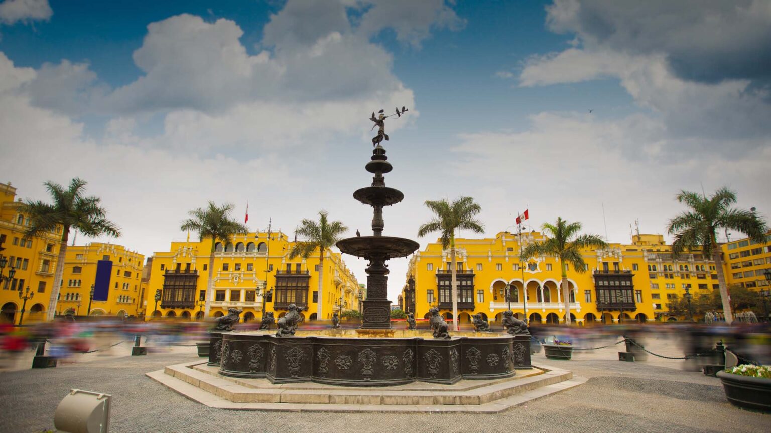 La Plaza de Armas de Lima: Un Tesoro Histórico » Wonders Perú